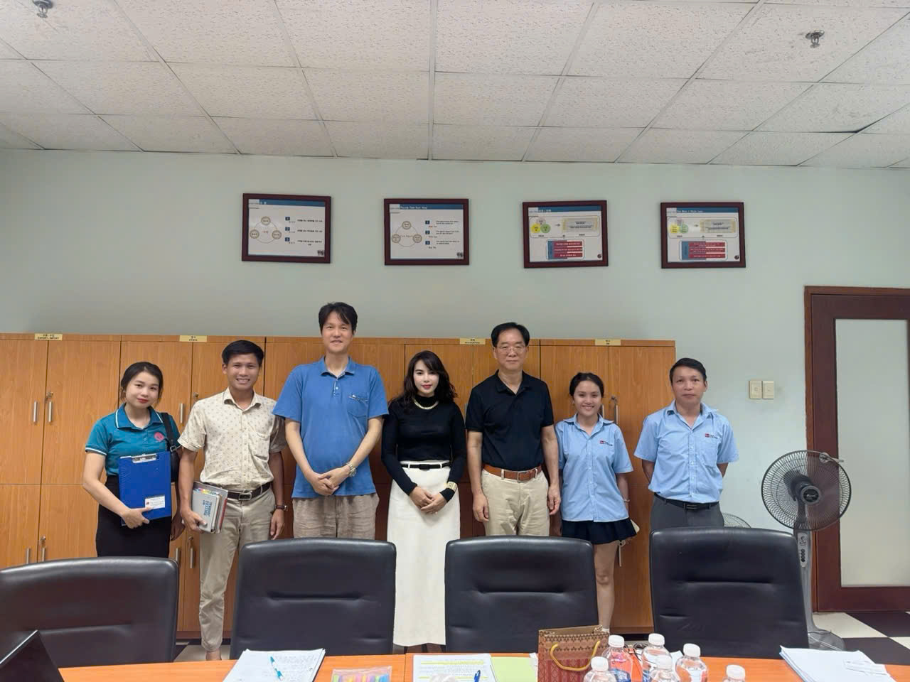 Quyết Thắng Box tham quan và làm việc tại Công ty Lucky Vina Mỹ Phước ...